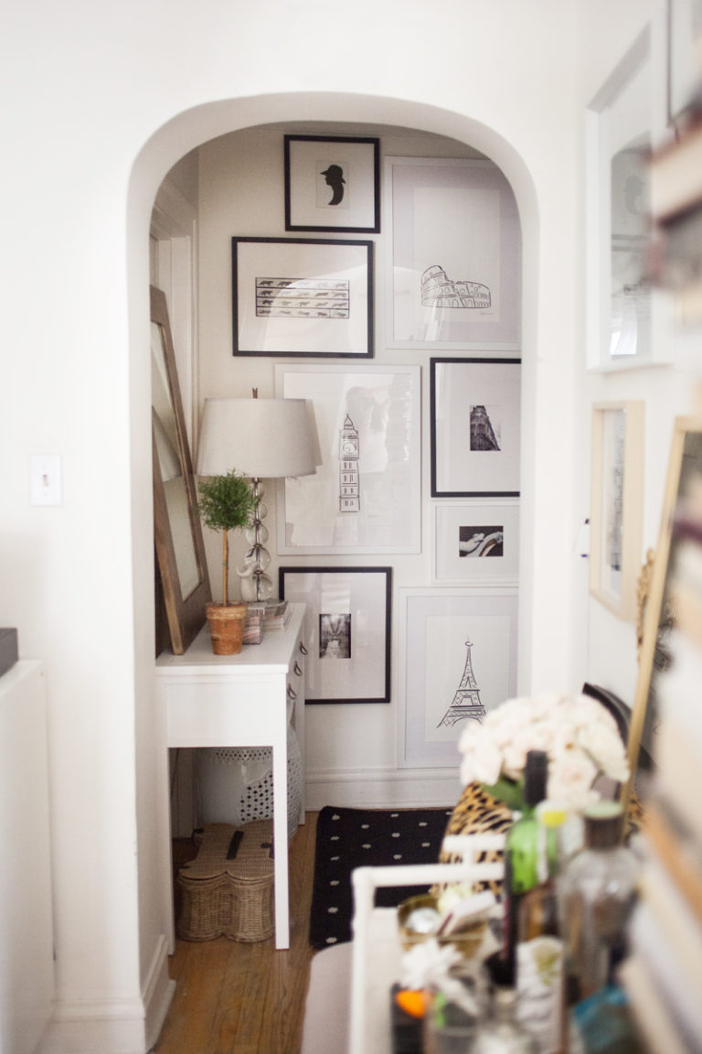 9 Narrow Hallway Design Ideas for your Small Apartment - DipFeed